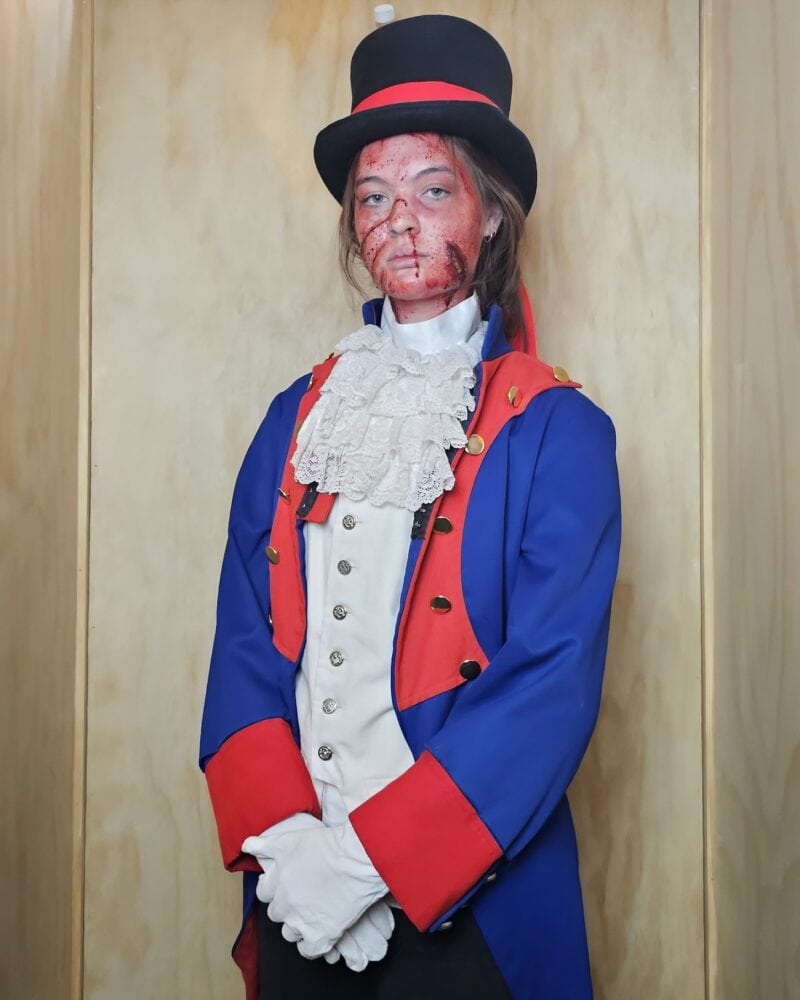 Attacked Lion Tamer - Snog The Frog